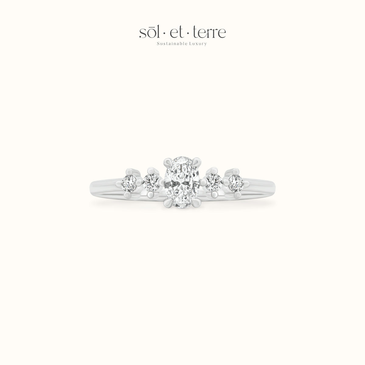 Petite Oval Dotted Band | Sol et Terre